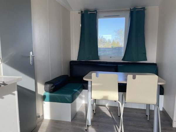 Camping Sécurisé ,Mobil Home 3 Ch, Grande Terrasse, à 20mn à Pied De La Plage - Saint-Aygulf