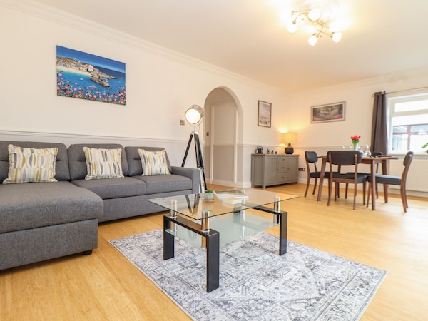 Swans Nest, Pet Friendly, Country Holiday Cottage In Falmouth - St Mawes