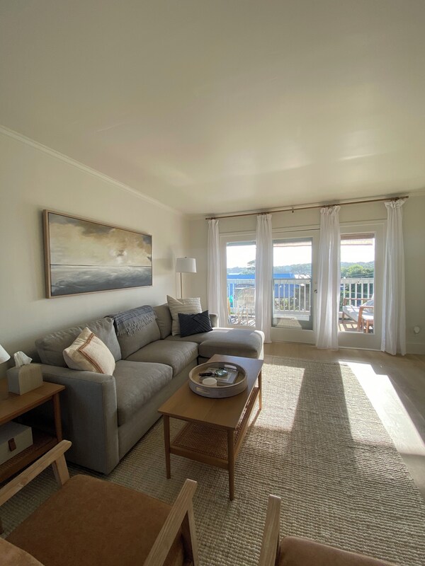 Beautiful Condo, Icw Sunset View, Walk To Beach, Tiki Bar & Pier. Pet Friendly! - Carolina Beach, NC
