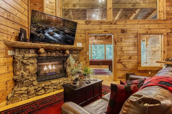 Peaceful 3bd Cabin In The Woods! Pool Table+arcade - Walland, TN