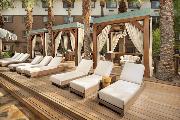 Vegas-style Lodge With Fitness Center & Casino | Shuttle To Airport - Las Vegas, NV