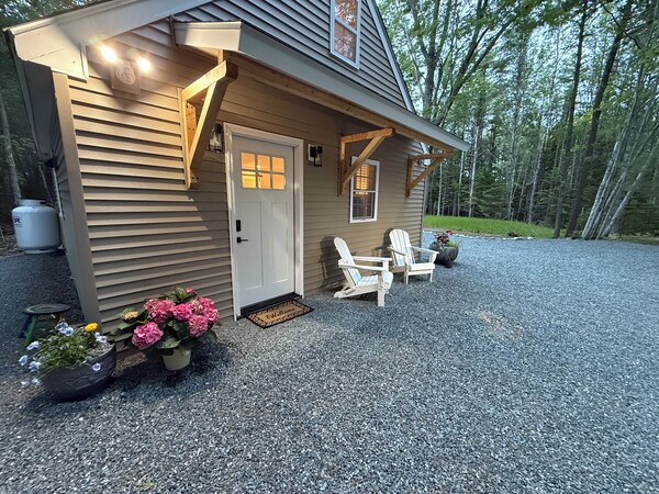 New!! Charming Studio With Ac, Wifi & Fire Pit Less Than 3 Minutes To Acadia. - Bar Harbor, ME