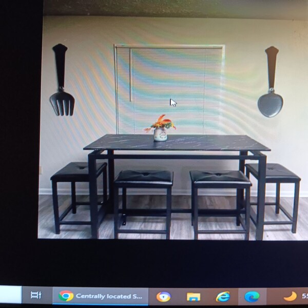 Centrally Located Spacious Getaway Home Located 13min From Atlanta Airport - Jonesboro, GA