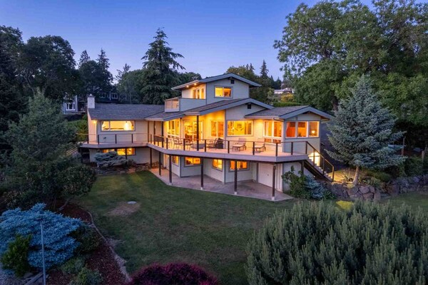 Great Deals On Summer Stays! - White Salmon, WA