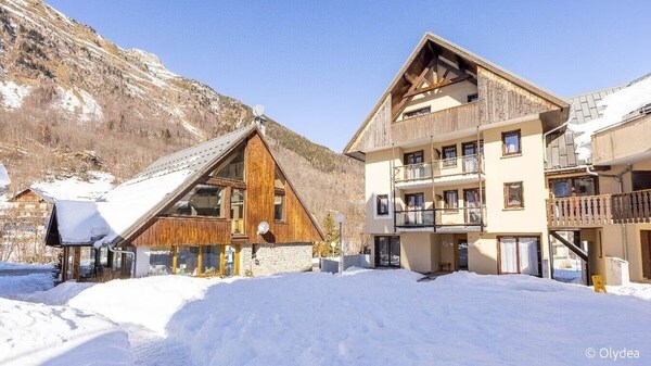 Unwind In Mountain Bliss: Apartments Near Ski Lift & Vanoise National Park - Allevard