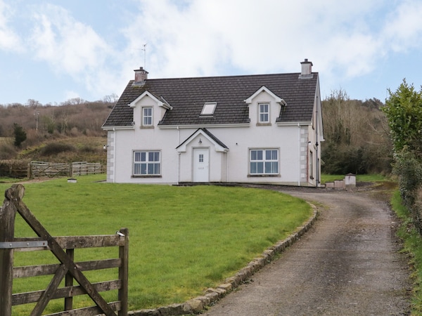 Gunn's Cottage, Pet Friendly, With Open Fire In Enniskillen - Fermanagh