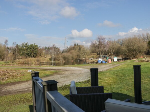 Lakeview @ Chalmaz 2, Pet Friendly, With A Garden In Carnforth - Carnforth