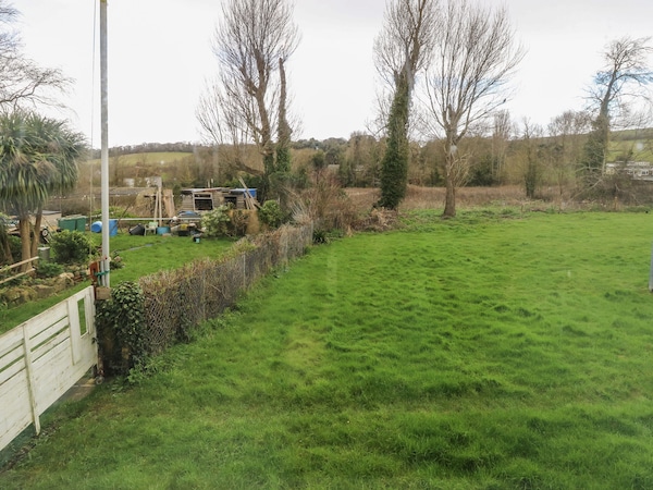 Nanny's Little House, Pet Friendly, With A Garden In Sandown - Sandown