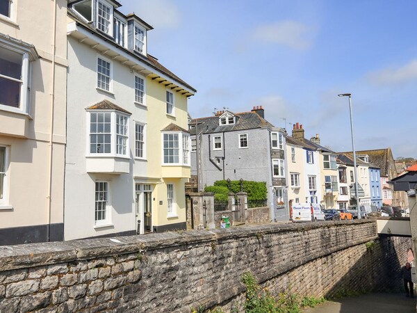 Queens View, Pet Friendly, Country Holiday Cottage In Dartmouth - Dartmouth