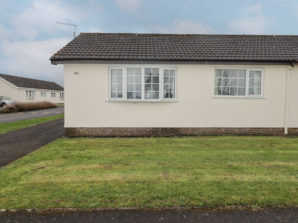 48 Gower Holiday Village, Pet Friendly, With Pool In Scurlage - Rhossili