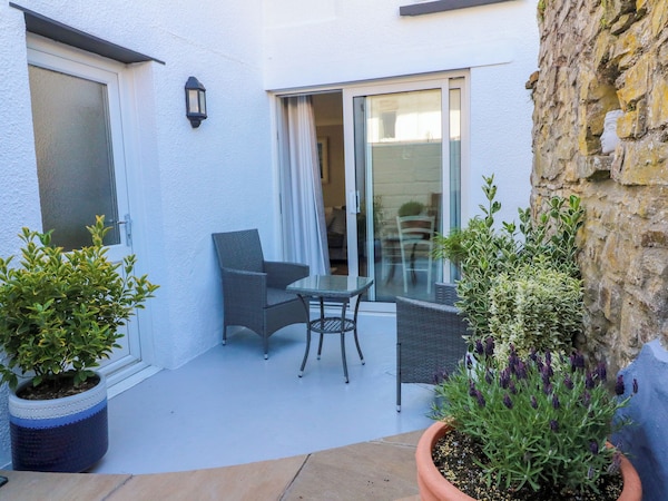 Applestow, Pet Friendly, With Open Fire In Northam - Appledore