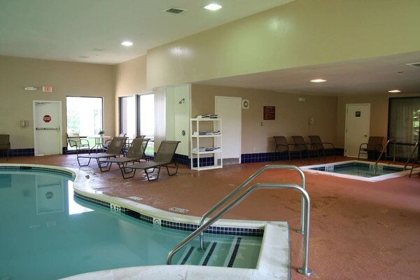 Cozy & Modern Home Base Near Susquehanna River Attractions! Parking - Northumberland, PA