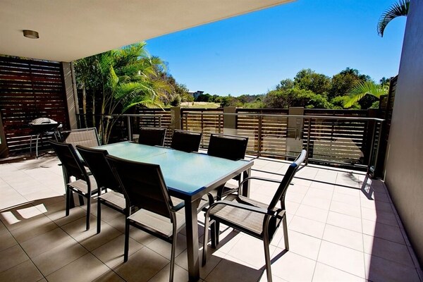 Loka Santi 4 - Three-bedroom Beachside Escape In Agnes Water, With Heated Communal Pool - Seventeen Seventy