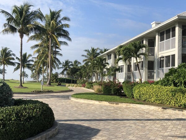 Making The Best Memories Along The Way! Pools, Beach Access, Restaurant! - Captiva, FL