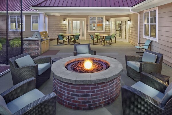 Get Ready For Blissful Getaway! 2 Cozy Units, Free Breakfast And Parking! - Connecticut