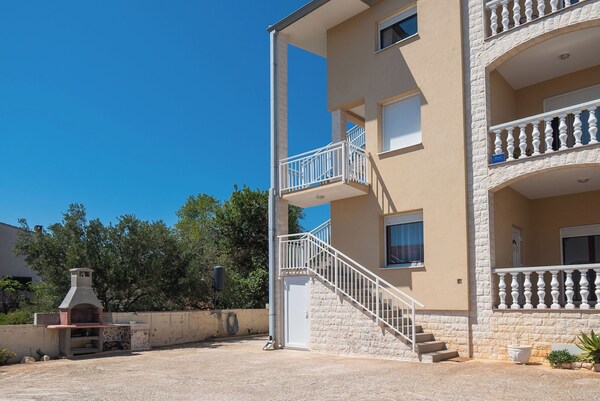Apartments Ljubica (100111-a3) - Rogoznica - Primošten