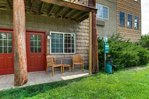 Deluxe King Bed With Private Balcony! Stoney Creek Columbia, Parking - Columbia, MO