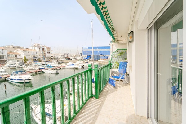 Ferienwohnung Empuriabrava Für 1 - 4 Personen Mit 1 Schlafzimmer - Ferienwohnung - Empuriabrava