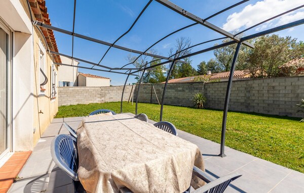3 Bedroom Nice Home In Plan-d'orgon - Eygalières