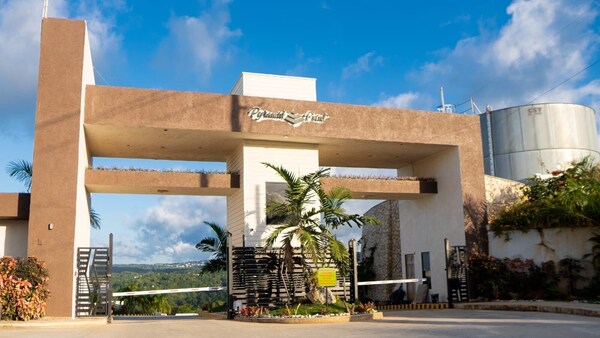 Irie Chalet At Pyramid Point\n1bdr W/ 1.5 Bath Or 2bdr W/ 2.5 Bath Stay Option - Caraibi