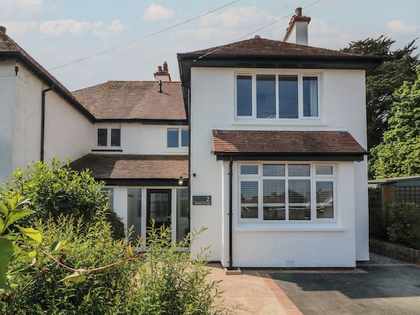 Wendy's Cottage, Family Friendly, With A Garden In Minehead - Minehead