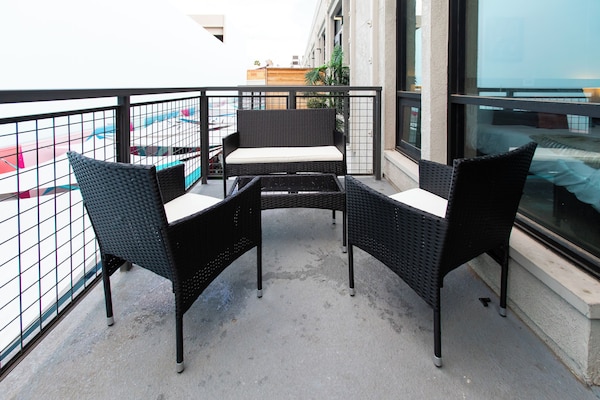 Heart Of Dtsa 2 Bed Apartment With Ac And 65inch Roku Tv - Tustin, CA