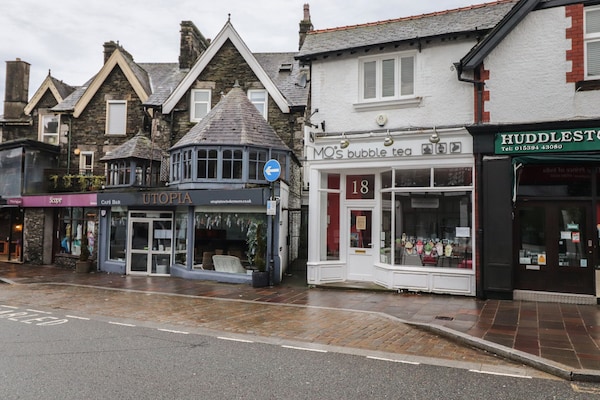 Windermere Central, Romantic In Windermere - Windermere
