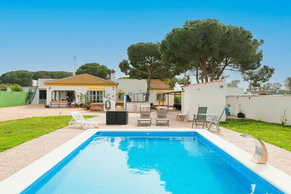 El Coto - Bonita Villa Con Piscina Privada Y Wifi Gratis - Chiclana de la Frontera