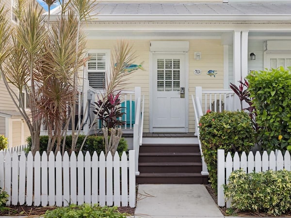 Canalside 2br/1.5ba Bungalow Villa 7024 With Jetted Spa Pool: Village At Hawks Cay Villas - Caribbean