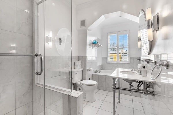 Family & Group Trips To Dc - 4-br Close To Metro - Bethesda, MD