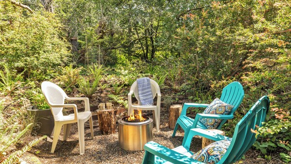 Perfect Manzanita Vacation Home! A Quaint, Coastal Getaway In This Two-bedroom, Allergen Free Home. - Manzanita, OR