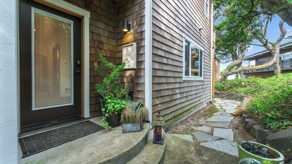 Close To The Beach, Townhome W/ Peeks Of The Ocean! Mca#1686 - Manzanita, OR