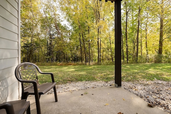 Great For Groups! Spacious 1br Unit W/ Kitchen, Outdoor Terrace & Free Parking! - French Lick, IN