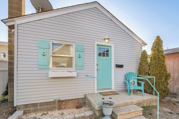 Walk To The Beach Or Sunset Lake With A Front Yard And Pet-friendly! - Wildwood, NJ