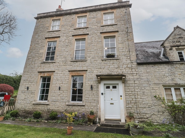 Southbank, Pet Friendly, Character Holiday Cottage In Bath - Wiltshire