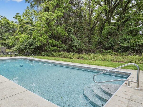 Secluded 1870s Farmhouse Full Of Historic Charm + Breathtaking Waterfront Views! - Easton, MD