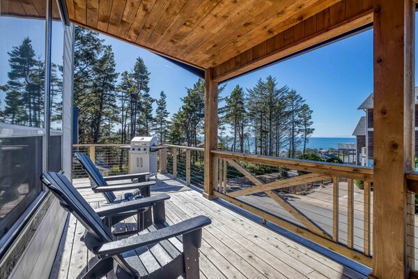 Ocean Views From 3-level Olivia Beach Home With Bonus Room, Hot Tub, Large Deck! - 俄勒岡