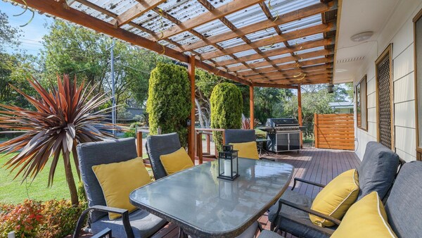 14 Honeysuckle Grove, Silverleaves - Cowes