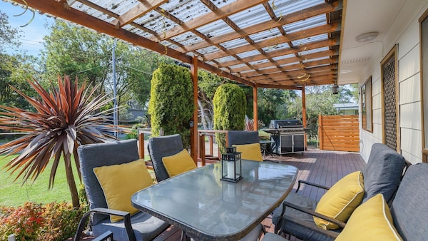 14 Honeysuckle Grove, Silverleaves - Cowes