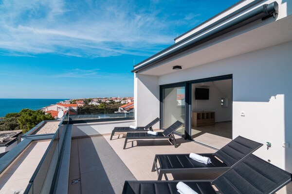 2-zimmer-ferienwohnung Mit Terrasse Und Meerblick Mandre, Pag (A-22606-a) - Pag