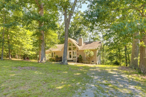 Golf + Hike: Home W/ Resort Perks In Hedgesville - West Virginia