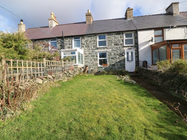 Bod Feurig, Family Friendly, Character Holiday Cottage In Caernarfon - 安格爾西島