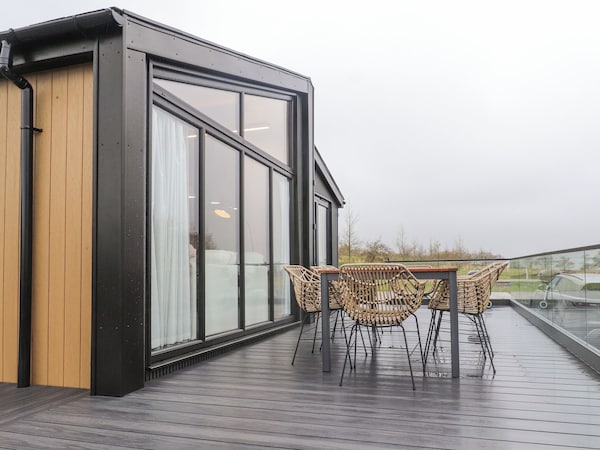 Encil Gyfrinfa, Pet Friendly, With Hot Tub In Llithfaen - Pwllheli