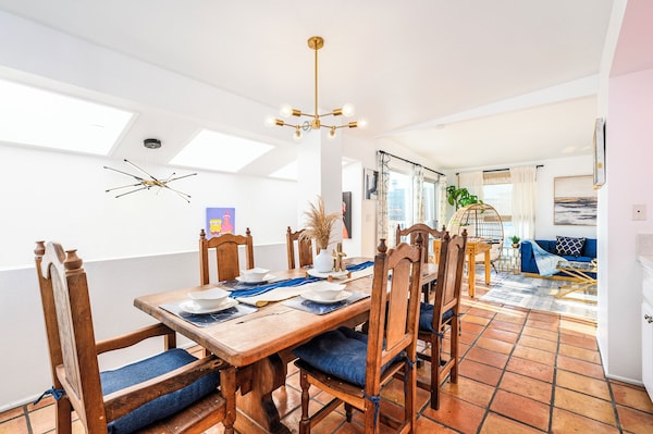 Beachside Luxury + 3br + Arcade Fun + Ocean Views - Redondo Beach, CA