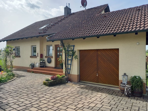 Gemütliche Ferienwohnung 56qm Mit Küche Und Wlan - Ebern