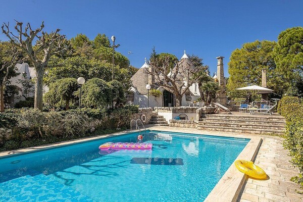 Villa Verdalia: A Welcoming Trullo In The Characteristic Style Of The Apulian Countryside. - Fasano