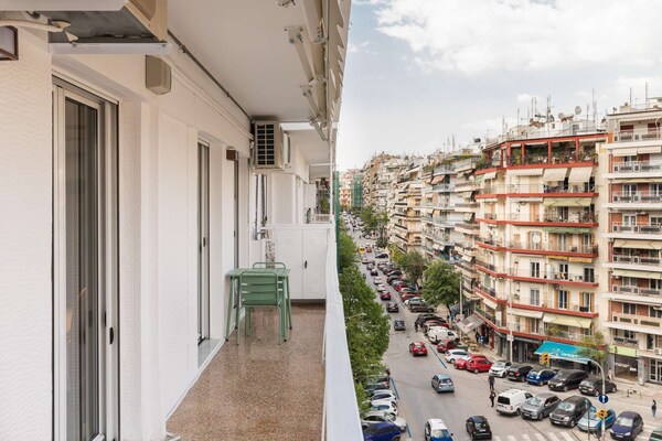 Dolly: Bright And Fluffy Apartment - Thessalonique