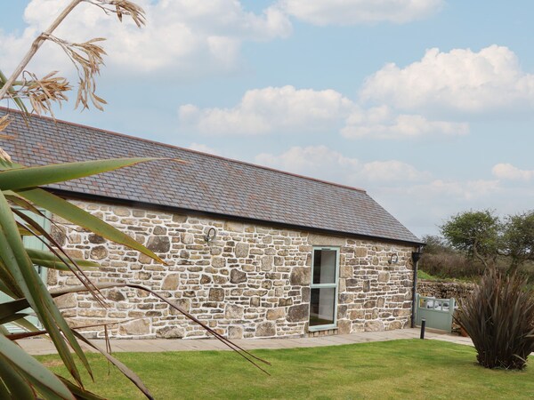Long Barn, Pet Friendly, Character Holiday Cottage In Longrock - 彭贊斯