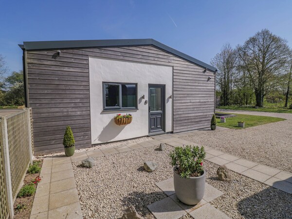 Oldwyche Barns, Pet Friendly, With A Garden In Kineton - Cotswolds