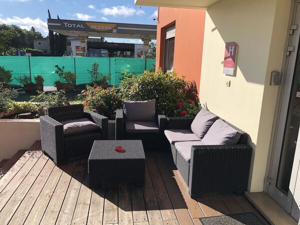 Conveniently Located Hotel Near Eurexpo And Old Lyon At The Gates Of Lyon - Saint-Priest